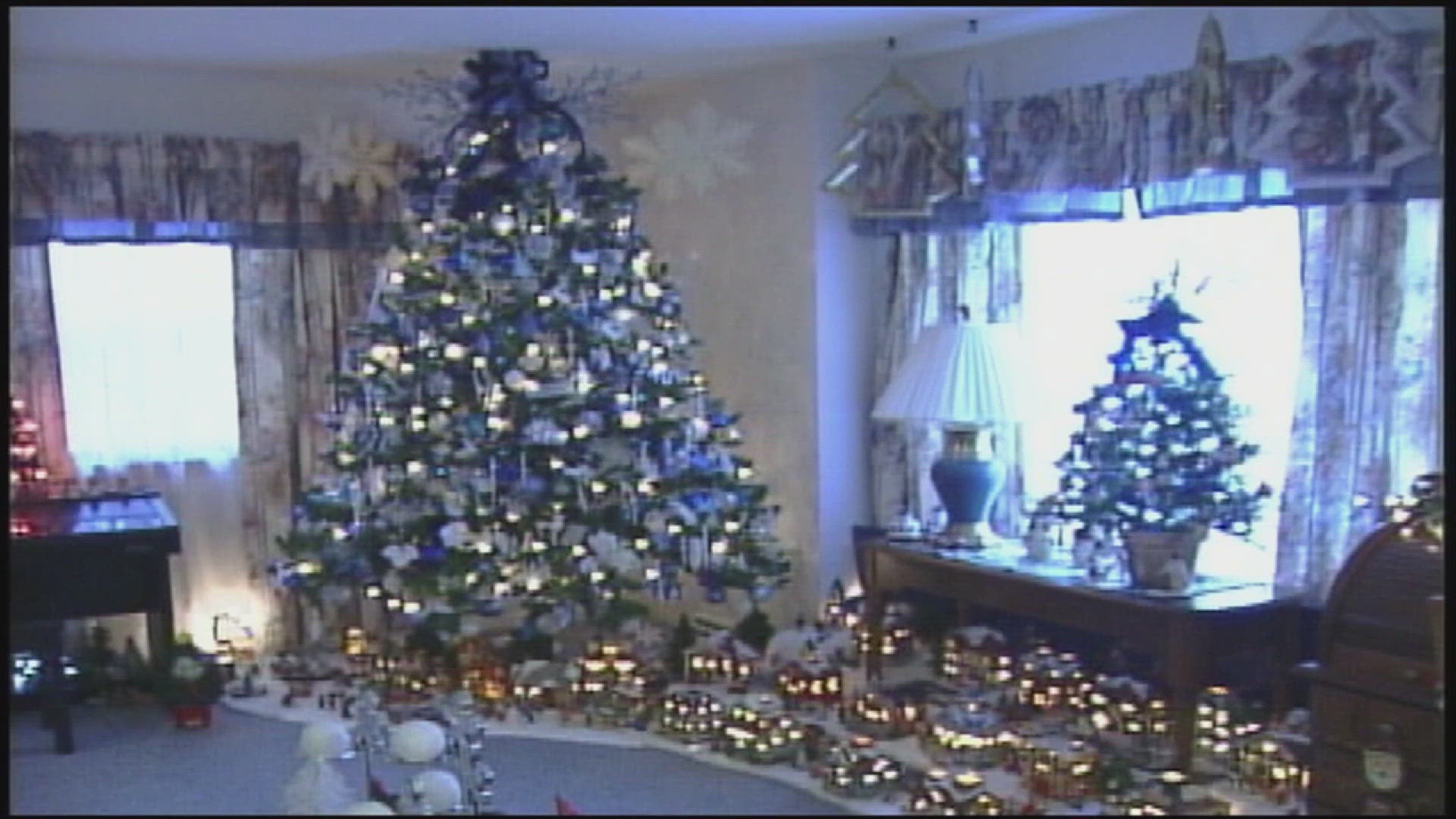 Flashback Friday: A house decorated with more than 100 Christmas trees ...