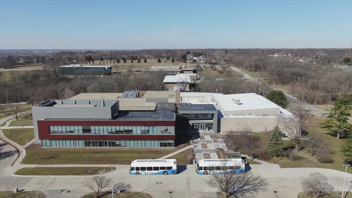 Illinois’ community colleges see nearly 9% spike in spring enrollment ...