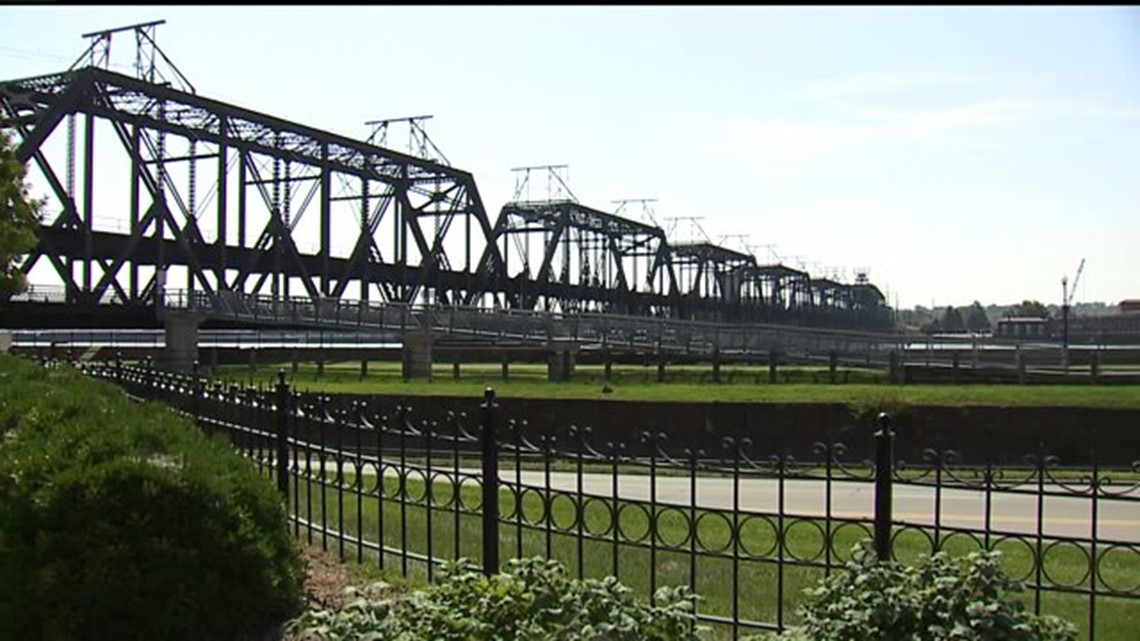 Arsenal Bridge closed for 8 hours Saturday | wqad.com