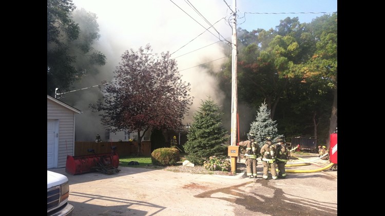 Fire and heavy smoke engulf East Moline home | wqad.com