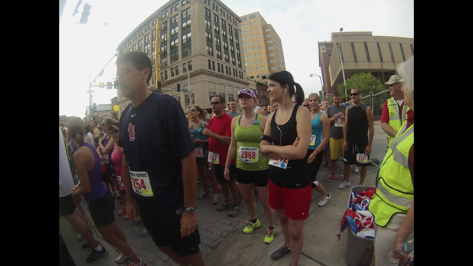 Photos: On the Bix 7 route running with 18,000 people | wqad.com