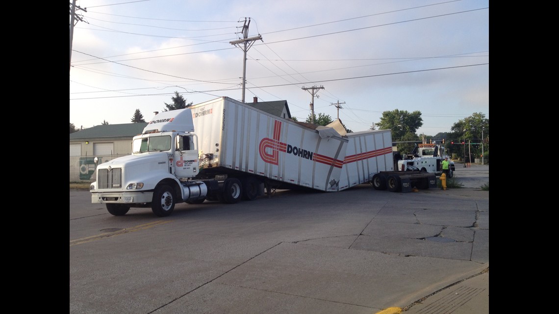 Semi Trailer Collapses In Rock Island | wqad.com