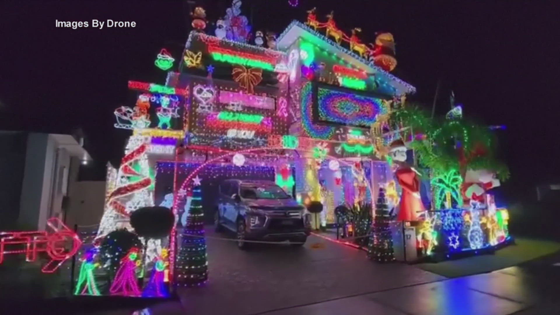 Viral Christmas display's light show draws in thousands | wqad.com