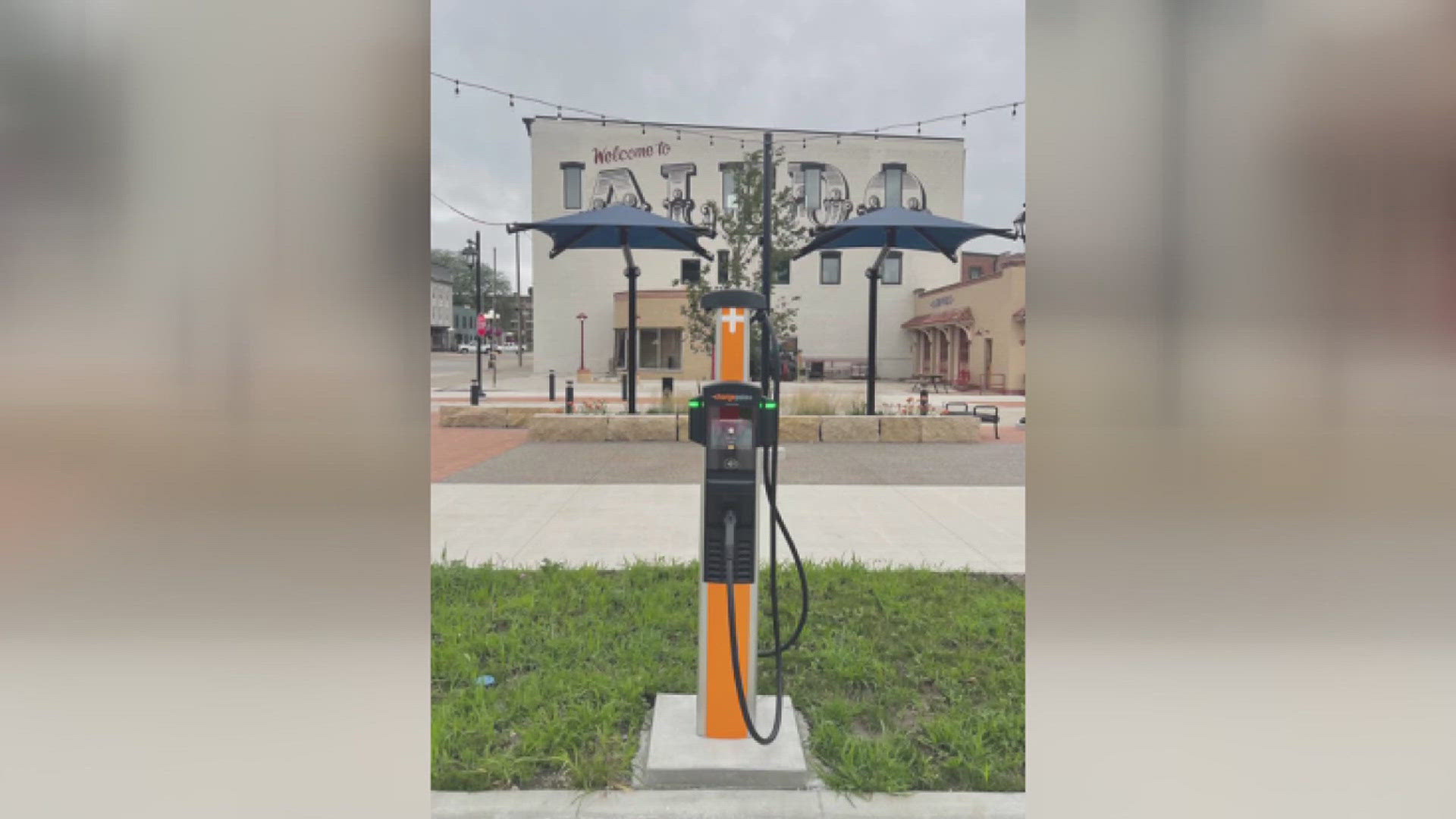Aledo adds new EV charging stations downtown | wqad.com