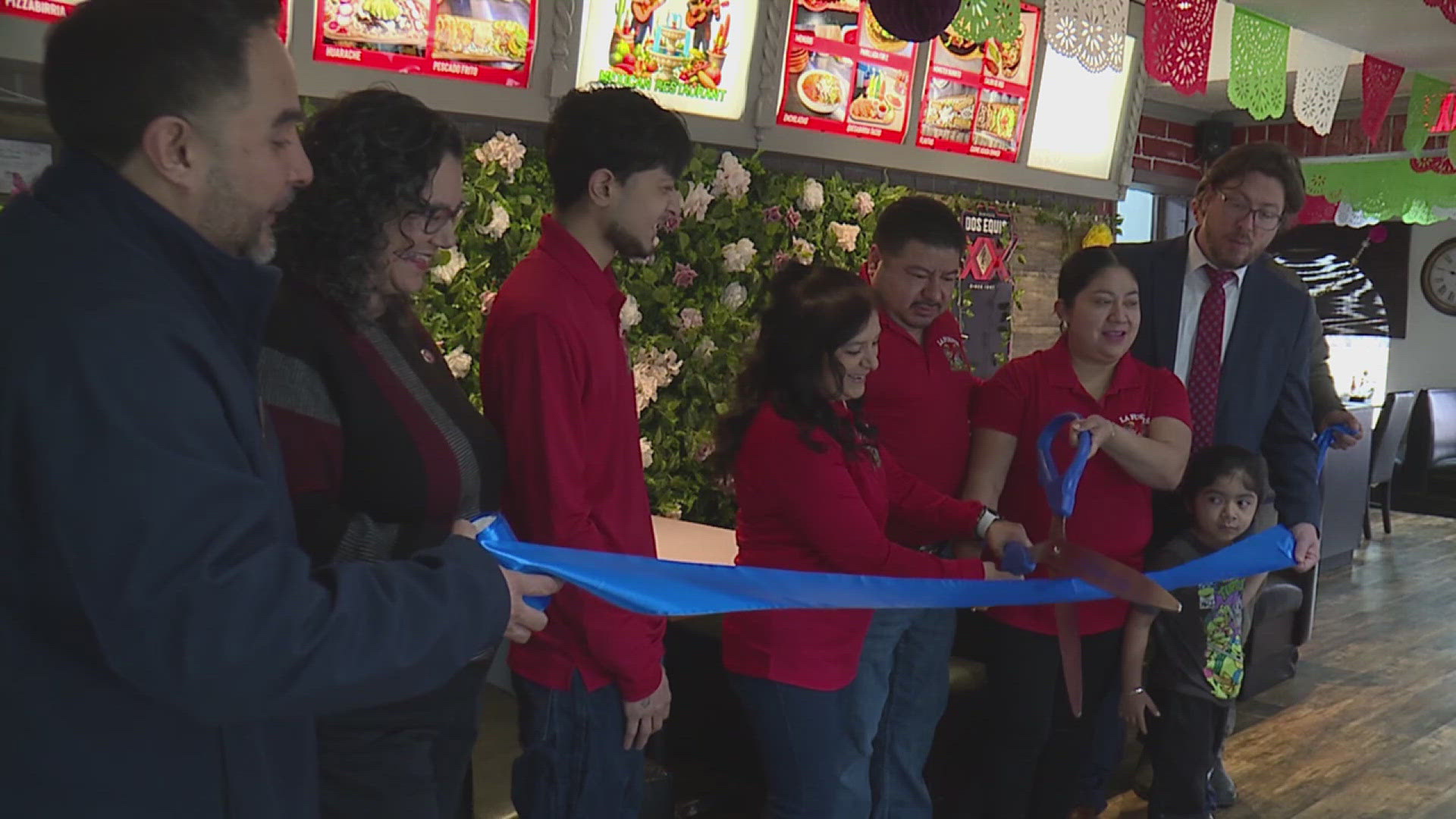 La Fuente celebrates opening in moline with ribbon cutting | wqad.com