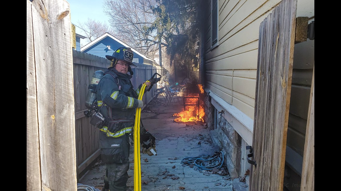 Four escape fire at home in Rock Island's Broadway District | wqad.com