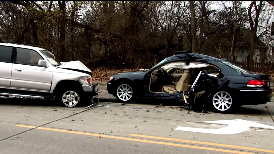 Moline mayor injured in Monday morning crash | wqad.com