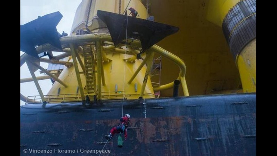 Greenpeace activists occupy Shell oil rig in middle of Pacific | wqad.com