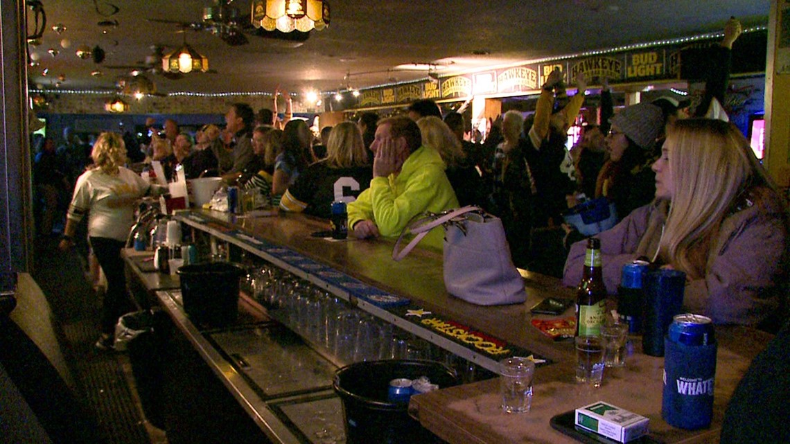 Hawkeyes Win; QC bar’s Curse is Lifted | wqad.com