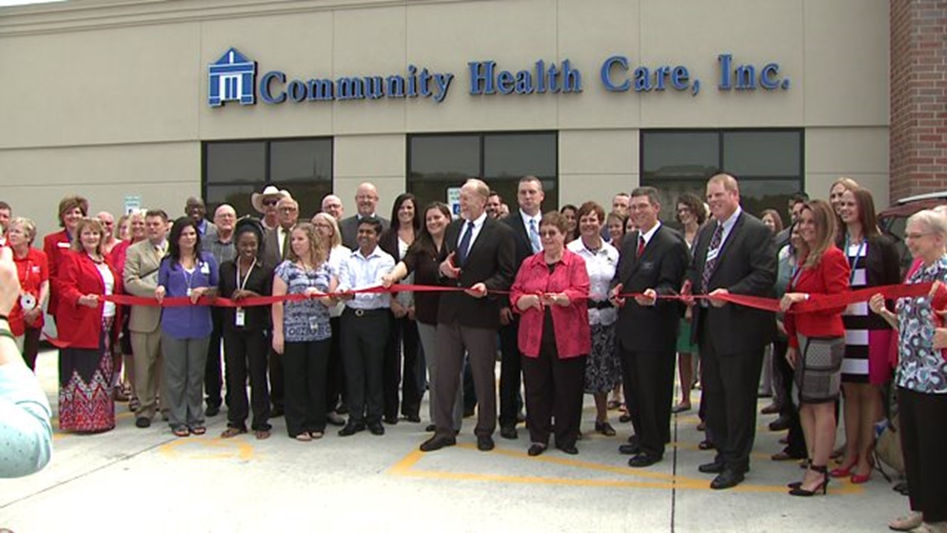 Clinton clinic overcomes obstacles to open for patients | wqad.com