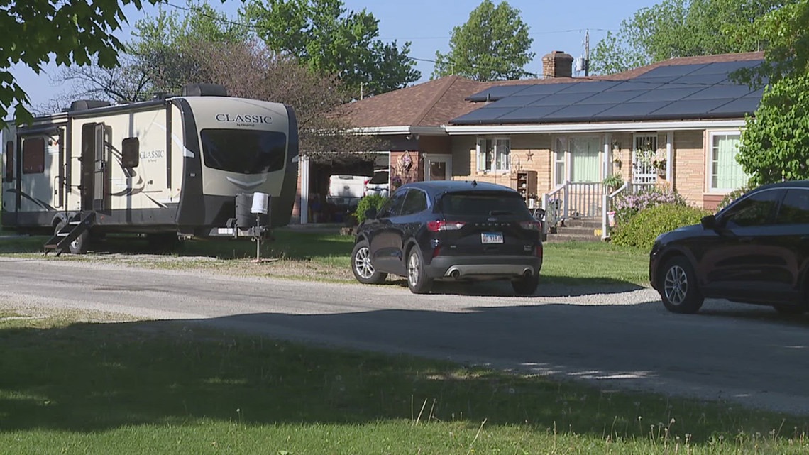 Heavy police presence at New Windsor, Illinois home | wqad.com