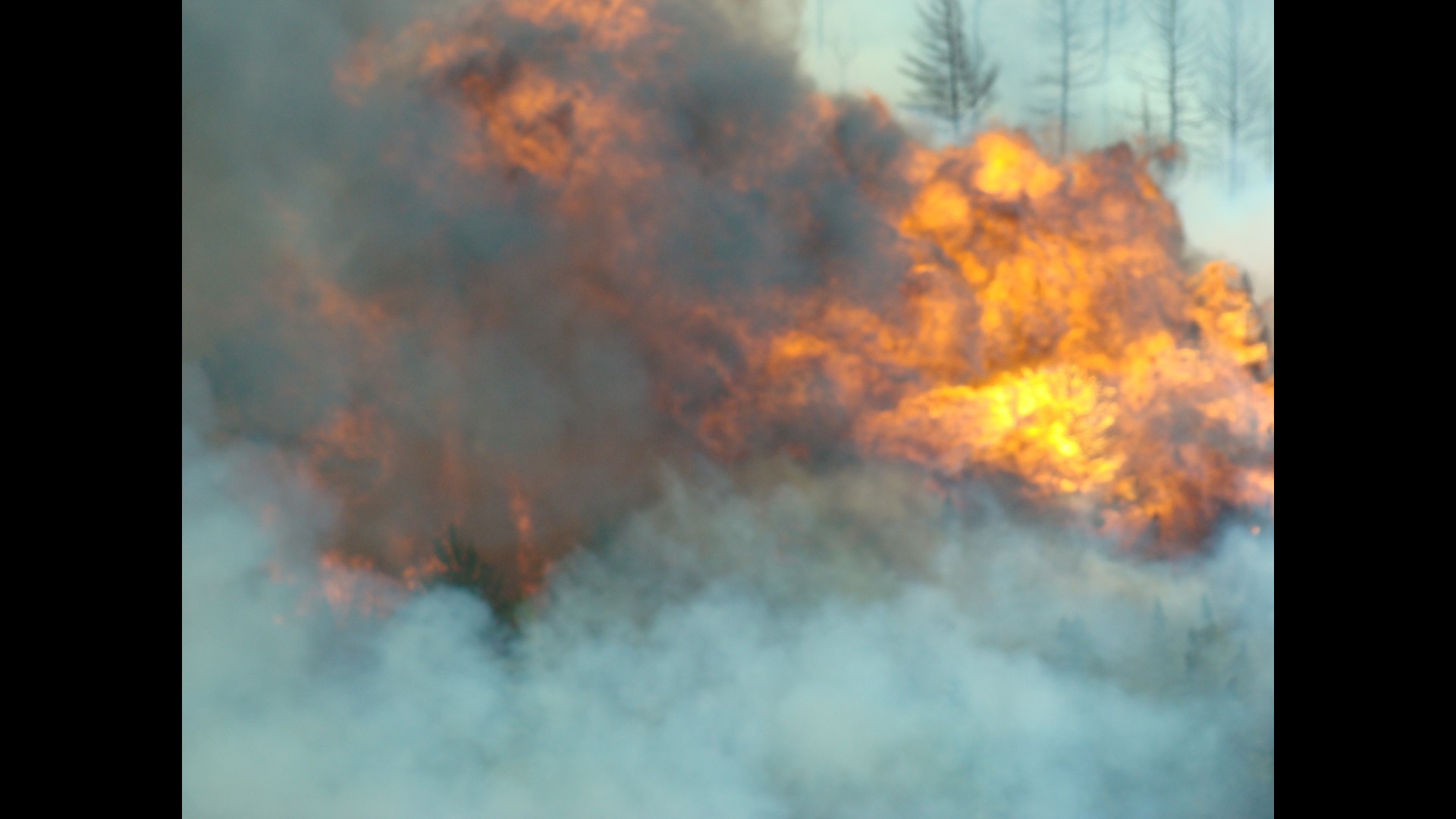 Wildfire destroys nearly 100 structures | wqad.com