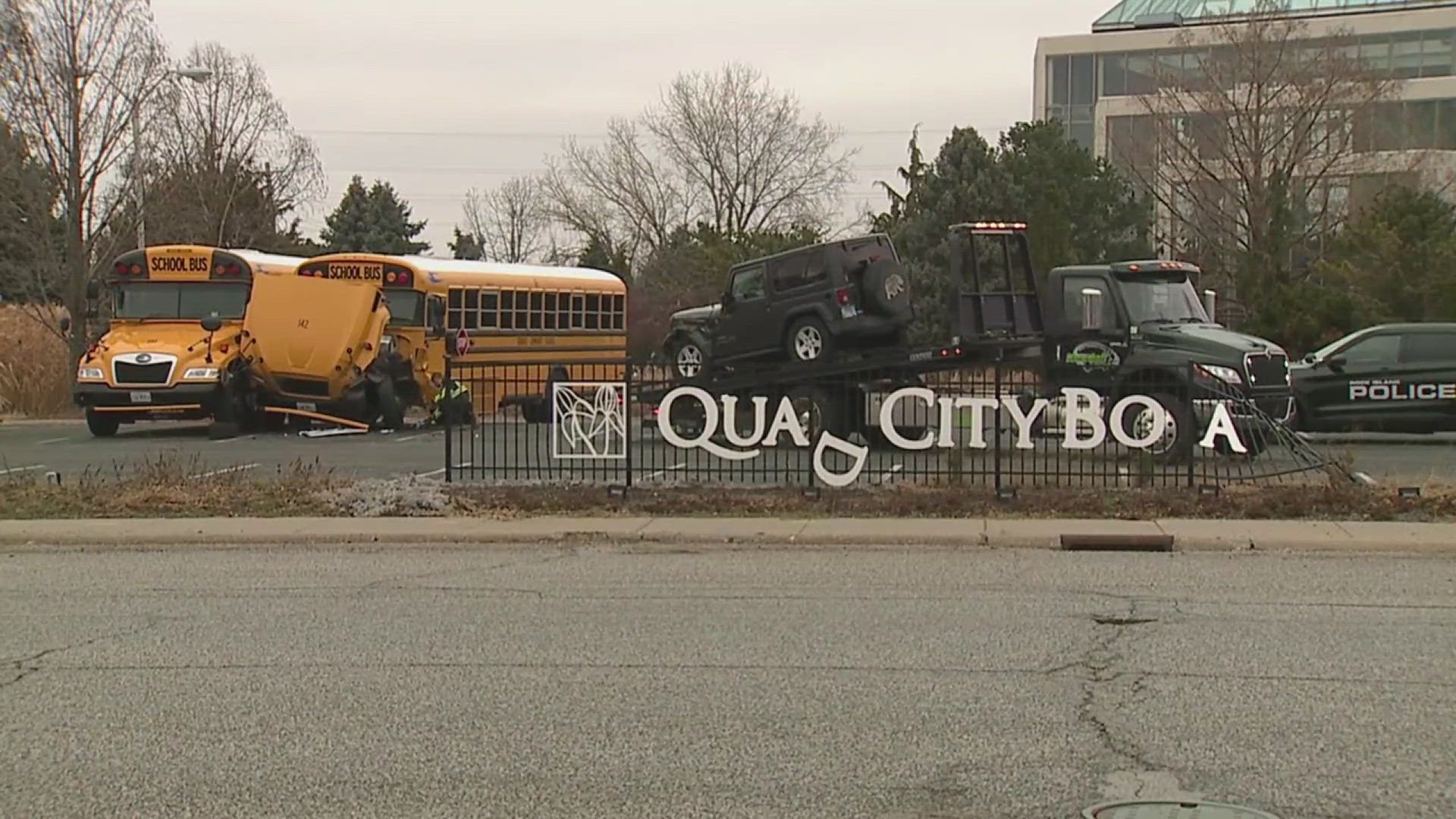 Vehicle crashes through Quad City Botanical Center fence and hits a ...