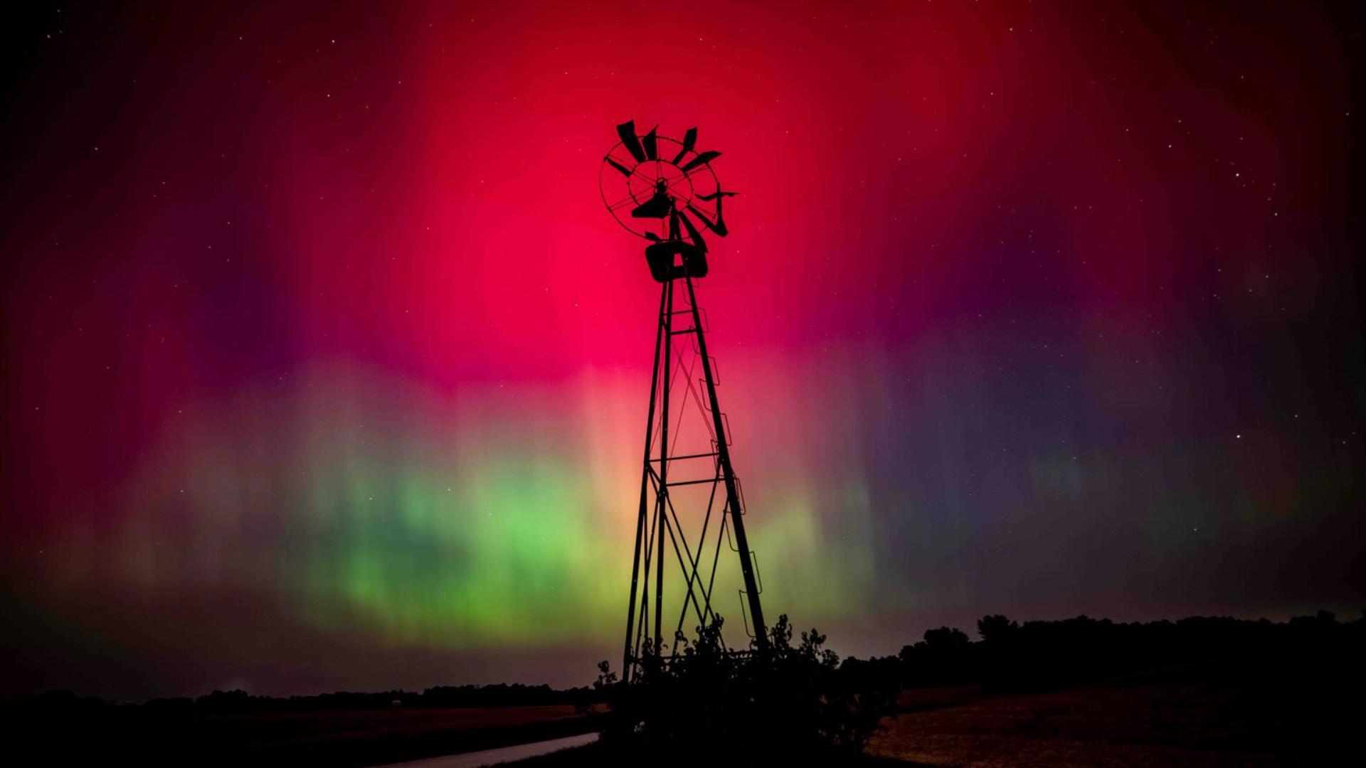 Northern lights could be visible in Iowa, Illinois Thursday night ...