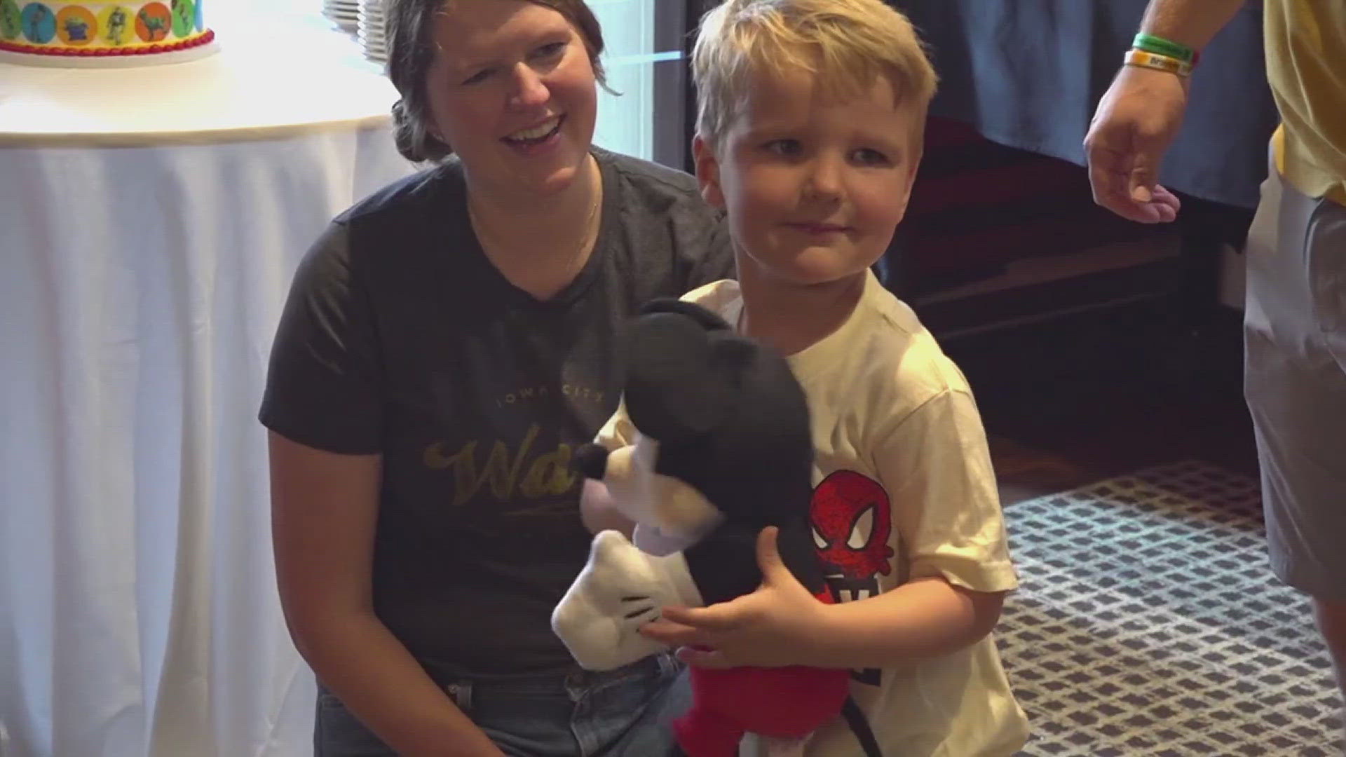 Make-A-Wish Iowa reveals Disney trip surprise for 4-year-old leukemia ...