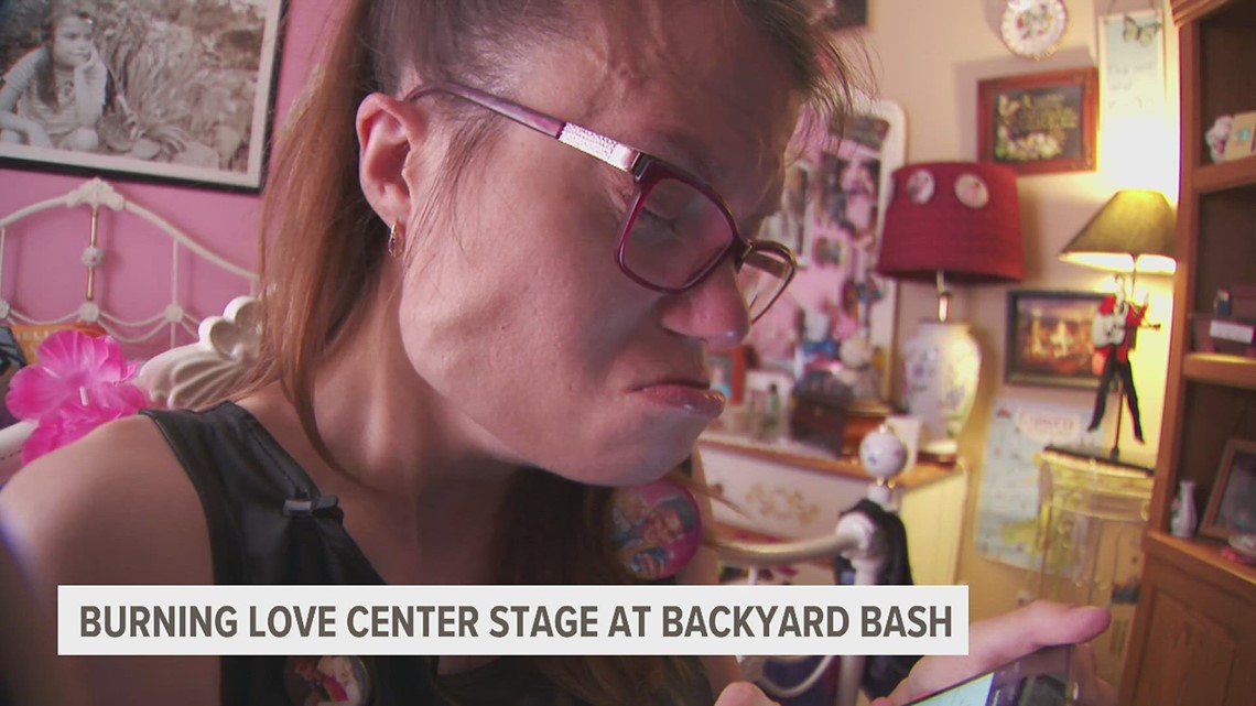 Annual backyard Elvis concert held in St. Cloud, MN for his biggest fan ...