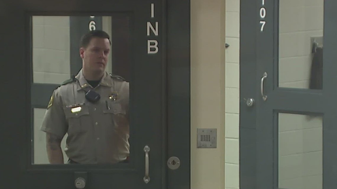 Iowa jails must revisit inmate medical charge policies | wqad.com