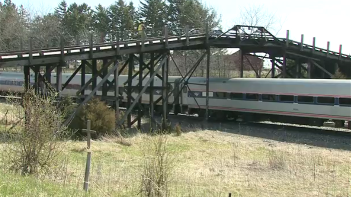 [Photos] Train collides with vehicle near Galva | wqad.com