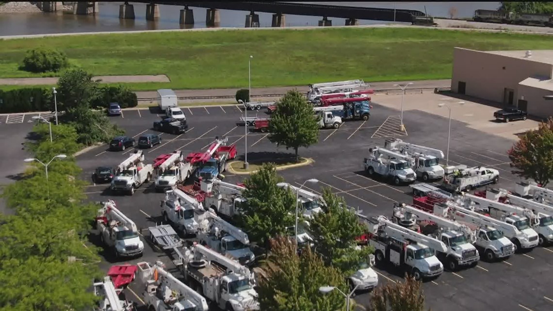 Derecho impact: four days after wild wind storm hits the Quad Cities, crews still working to ...