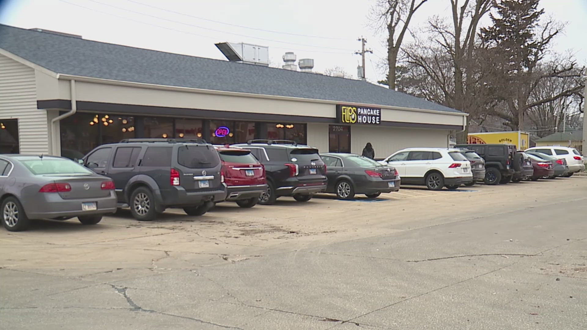 New Flip's Pancake House opens in Rock Island | wqad.com