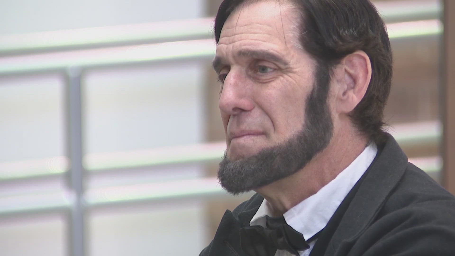 Abe Lincoln visits Rock Island Library | wqad.com