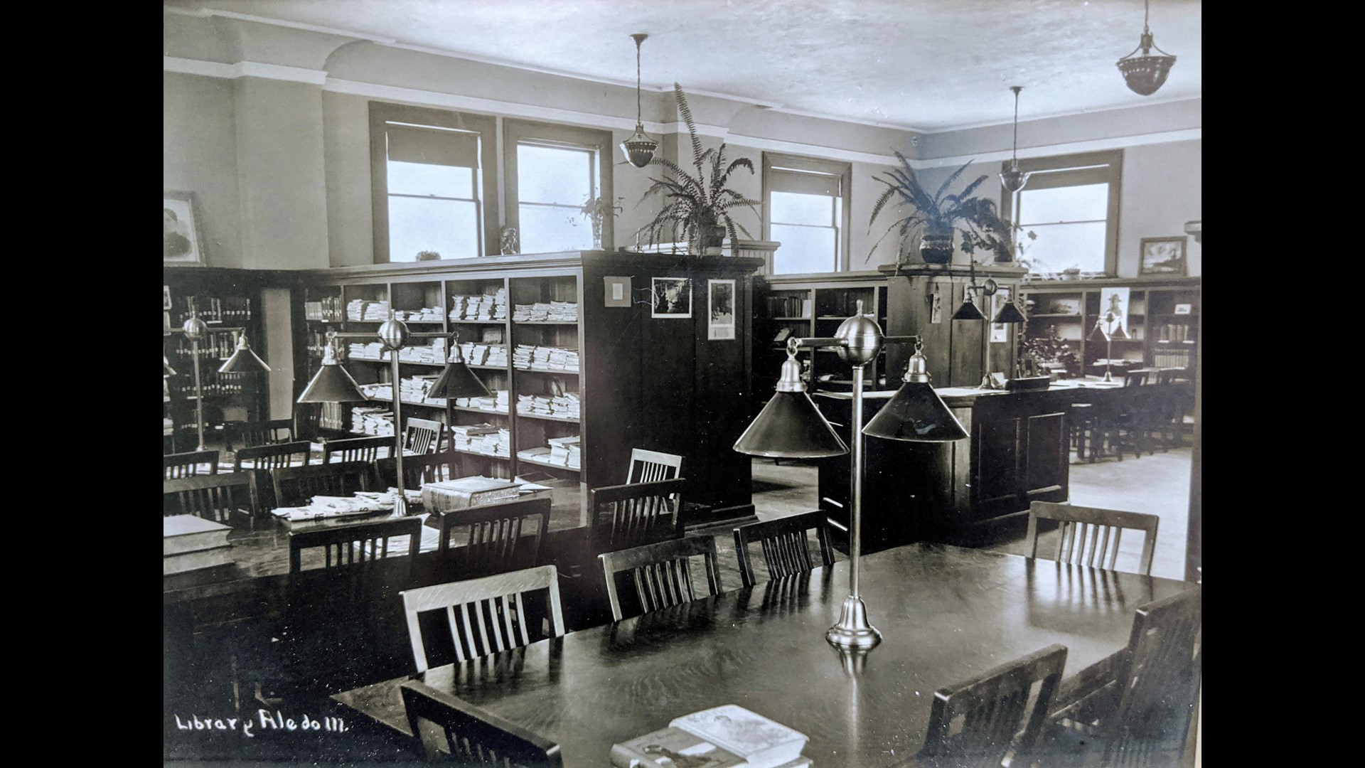 Old Aledo library has new life with interior transformation | wqad.com