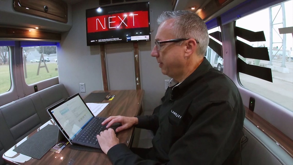 Bettendorf entrepreneur develops mobile work space for business people ...