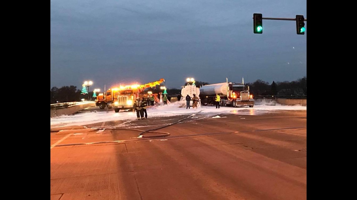 25 gallons of fuel spilled when tanker overturned on Dixon bridge ...
