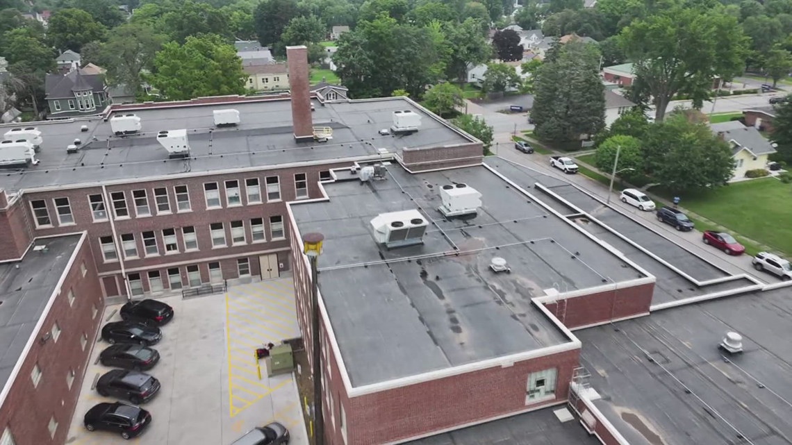Washington Junior High suffers water damage | wqad.com
