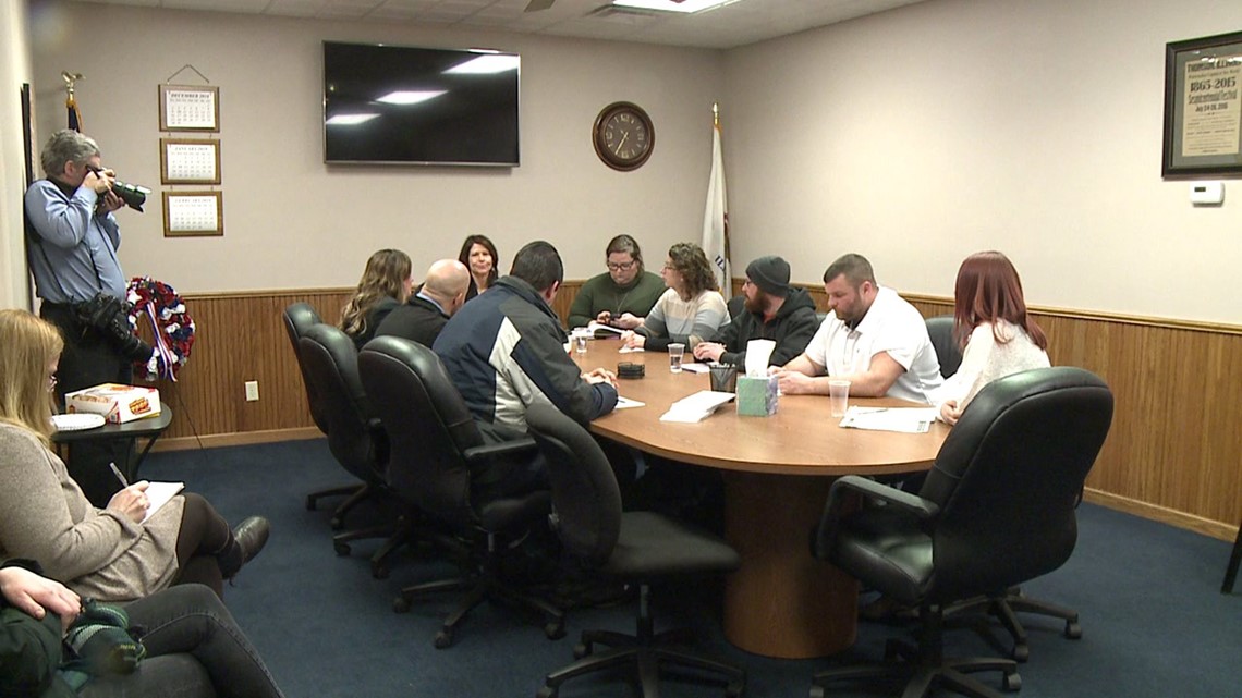 Thomson Federal Prison employees talk on missing two paychecks and the ...