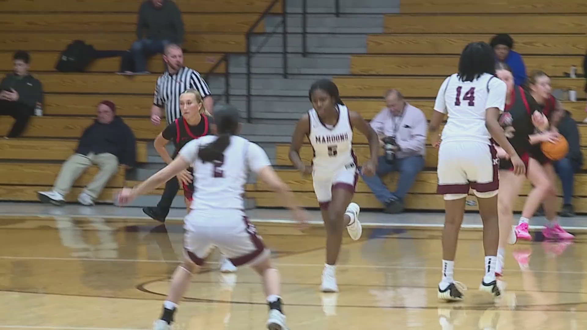 Illinois & Iowa basketball squads battle in IHMVCU Shootout | wqad.com