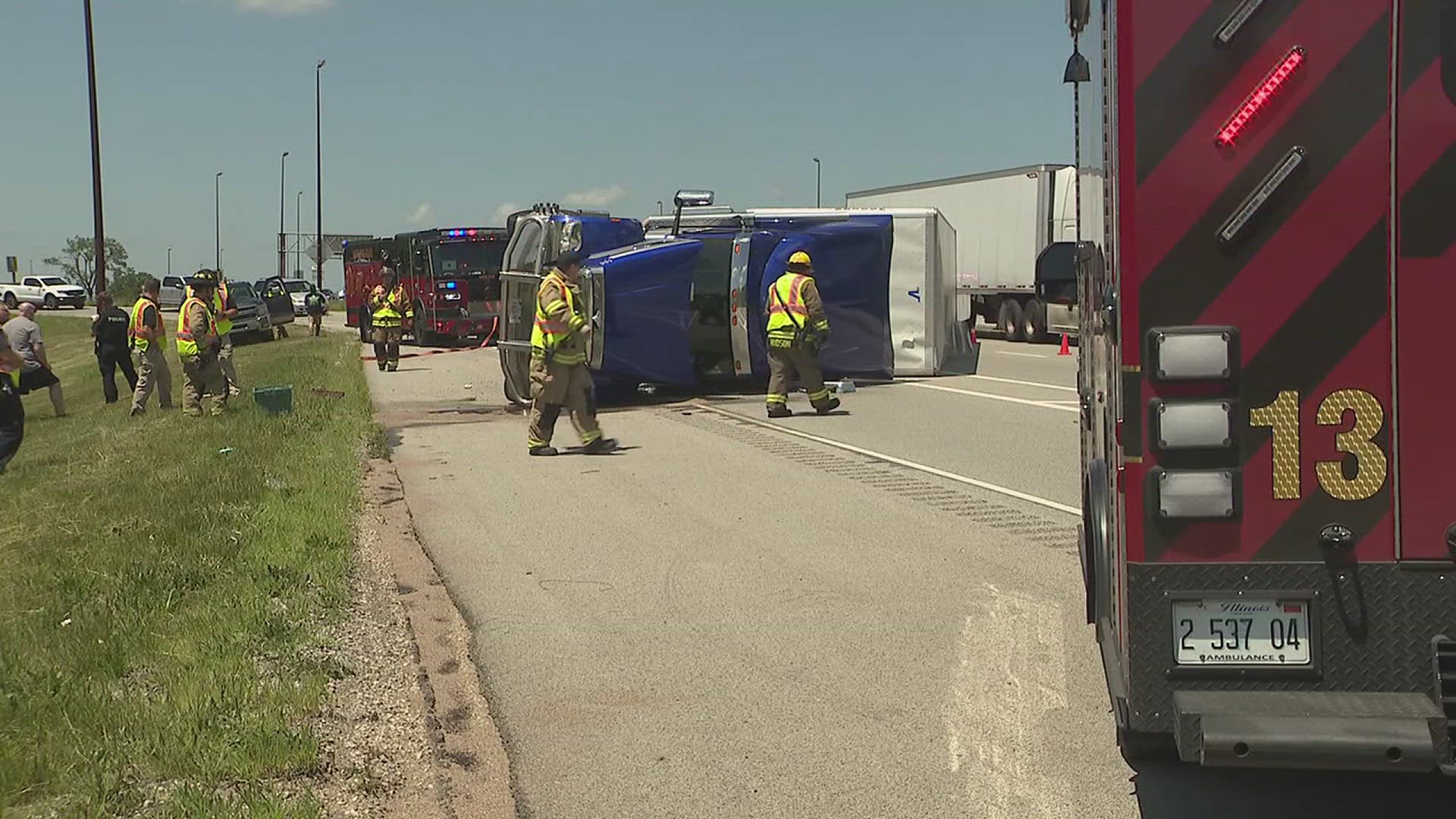 Traffic delayed for hours on John Deere Road in Moline after semi tips ...