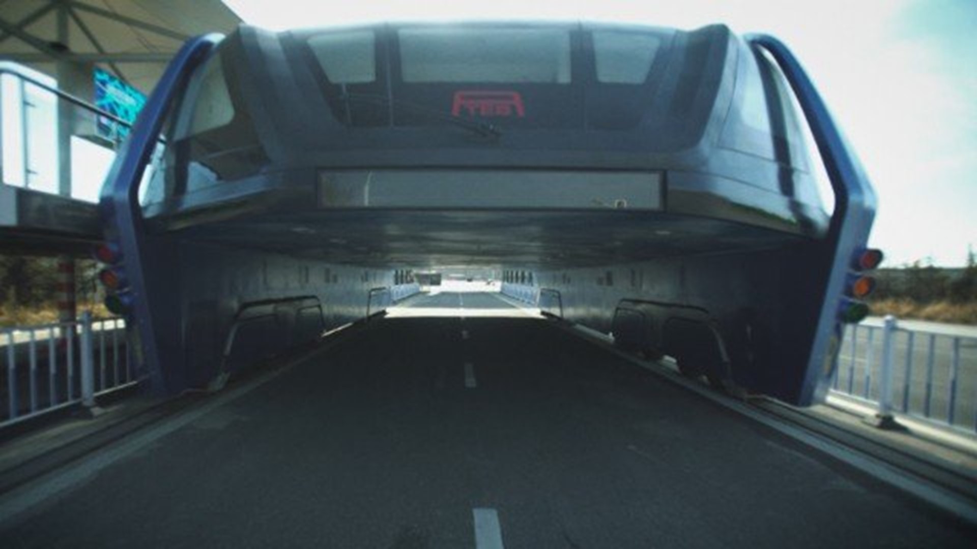China’s famous elevated bus is now just a giant roadblock | wqad.com