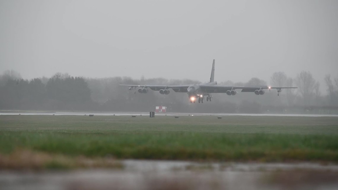 Air Force fighter jet drops dummy bombs over Florida after bird strike ...