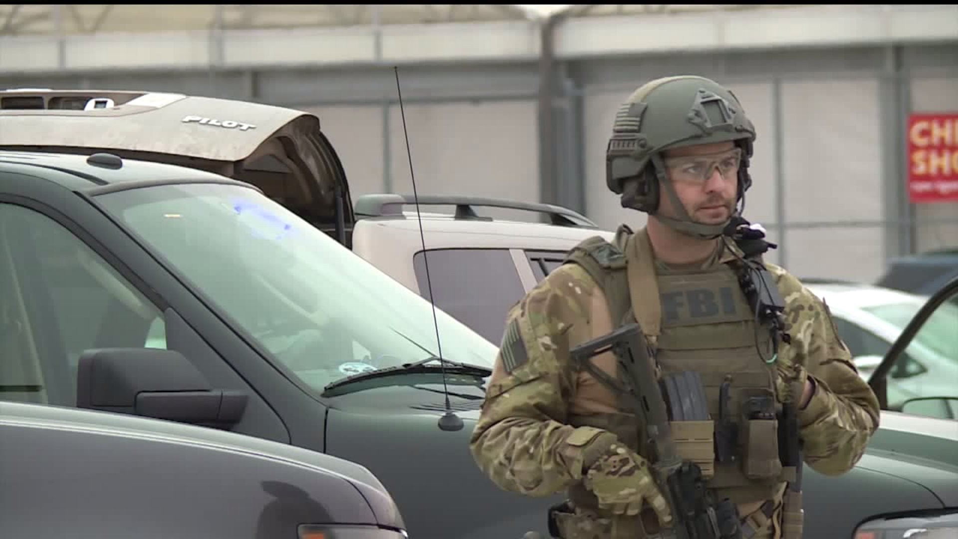 Heavy police and FBI presence reported at Moline Walmart | wqad.com