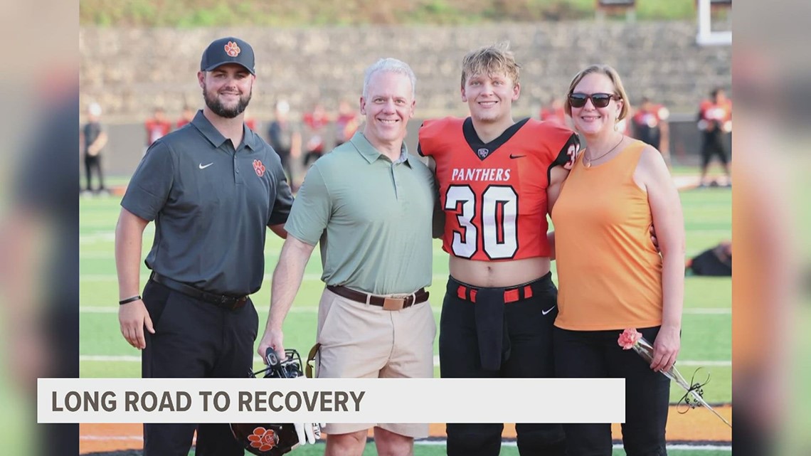 United Township football player returns after 2 ACL tears | wqad.com