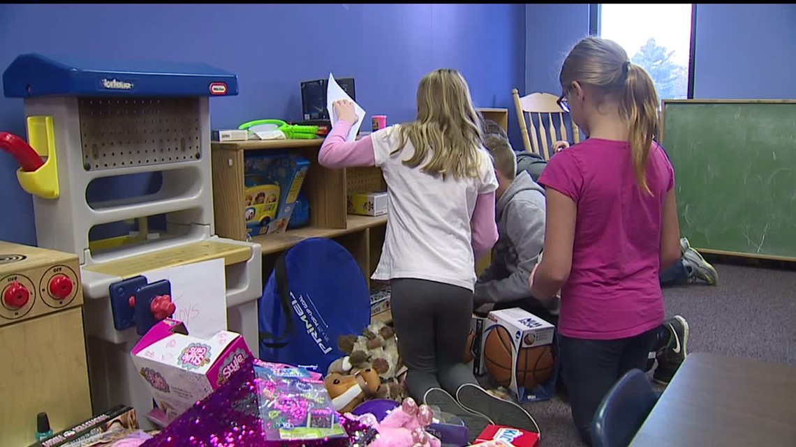 Lesson plan inspires elementary kids to give gifts to the community ...
