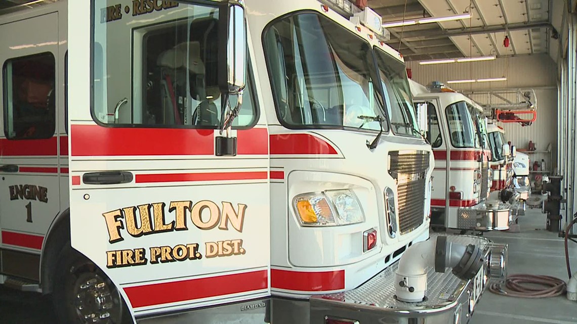 Fulton firefighters help fight Chemtool fire in Rockton | wqad.com