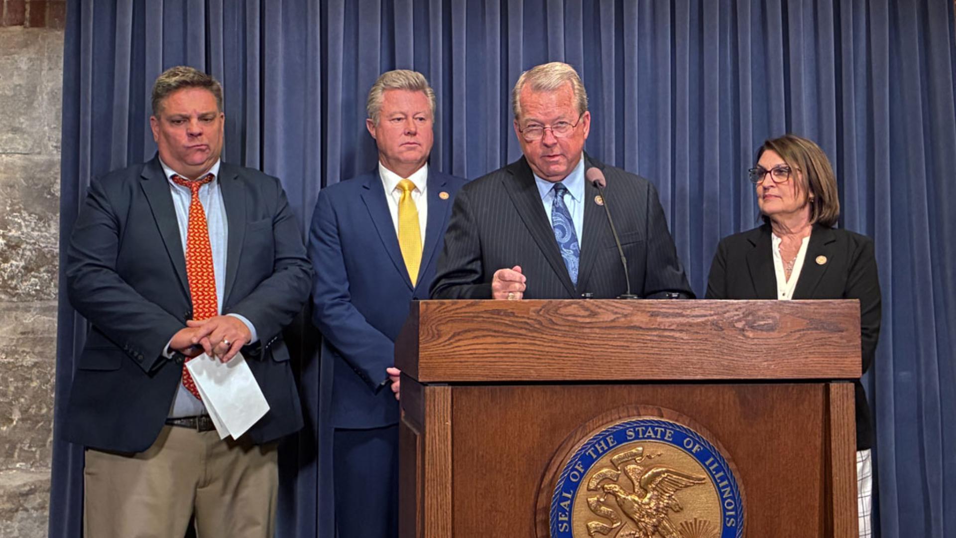Reducing gas tax, prepping for future shortfalls among late Illinois ...