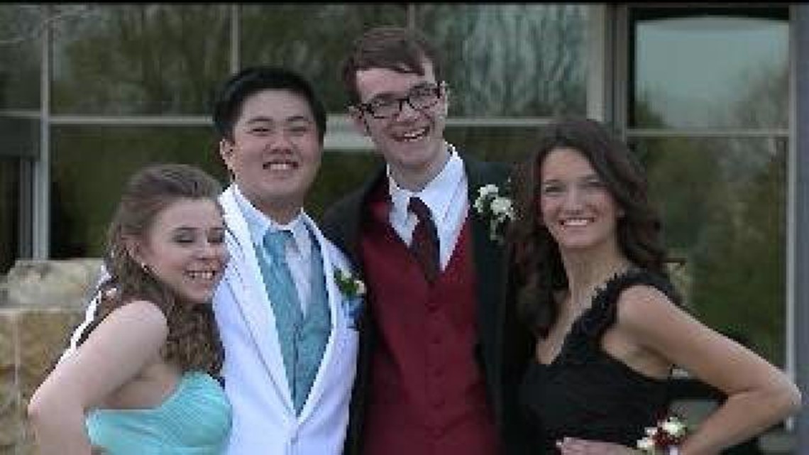 Photos offered to prom-goers in exchange for promise of safety | wqad.com