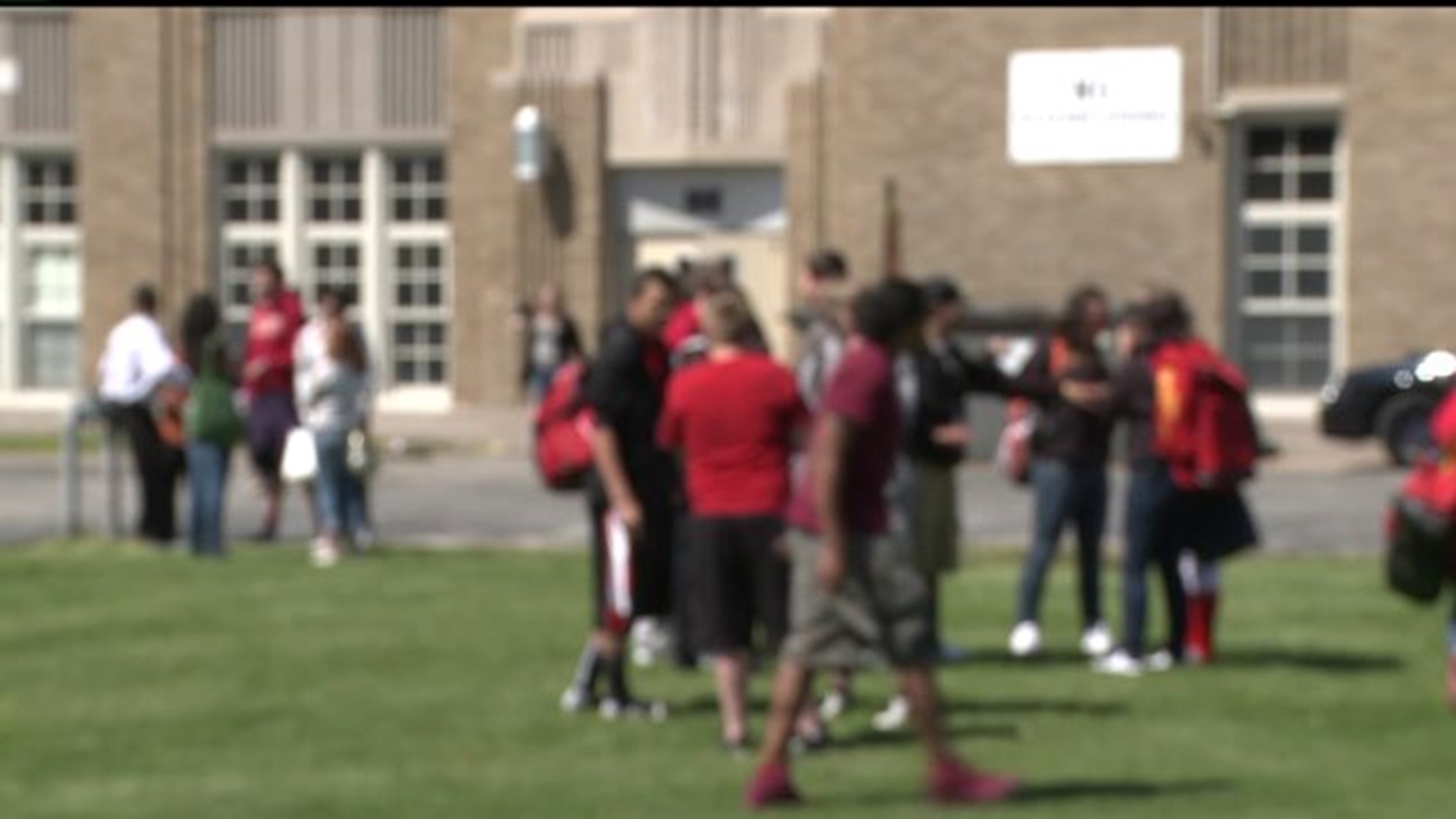 Illinois students could face hefty fines for skipping class | wqad.com
