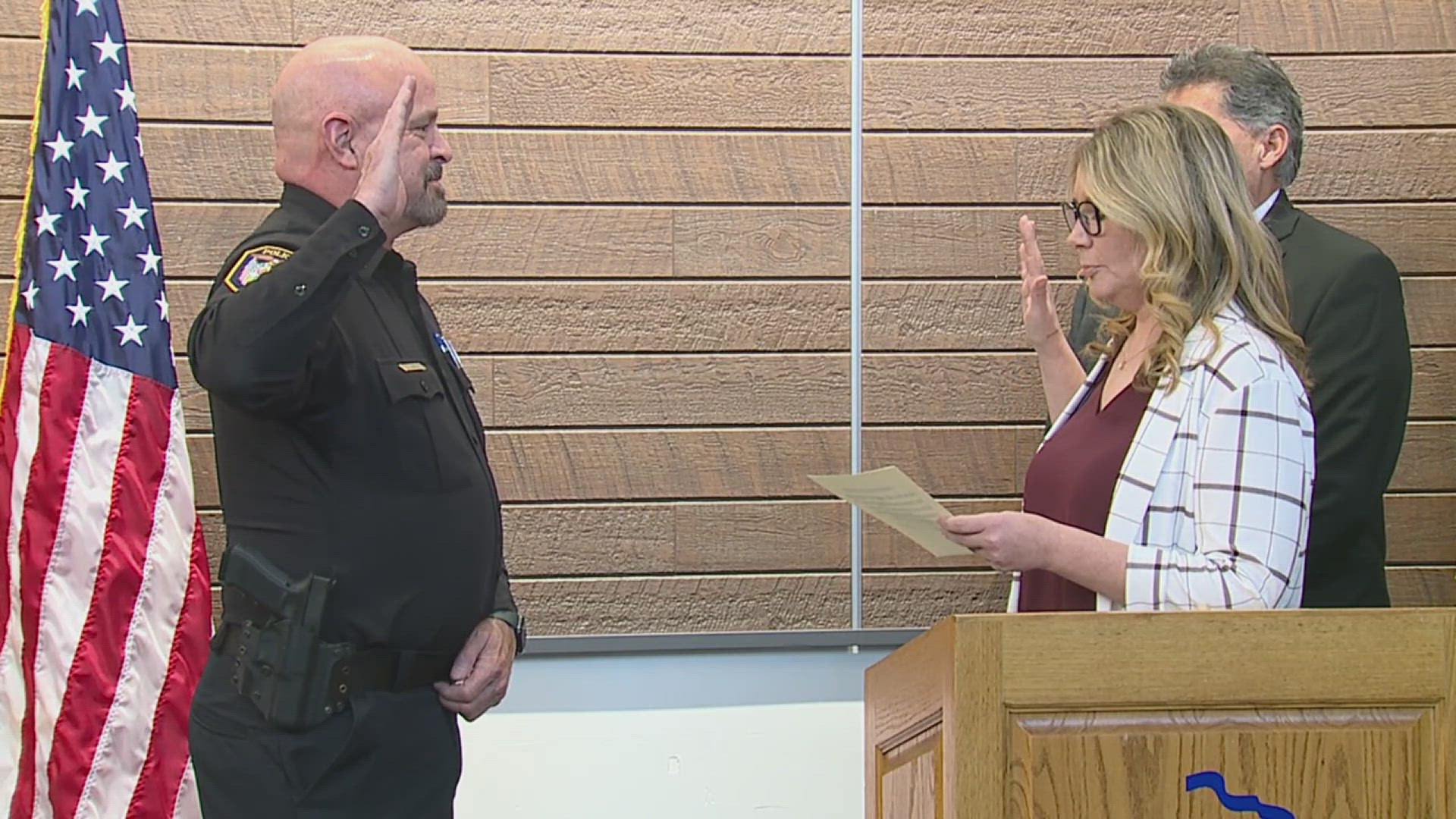 New Silvis police chief sworn in | wqad.com