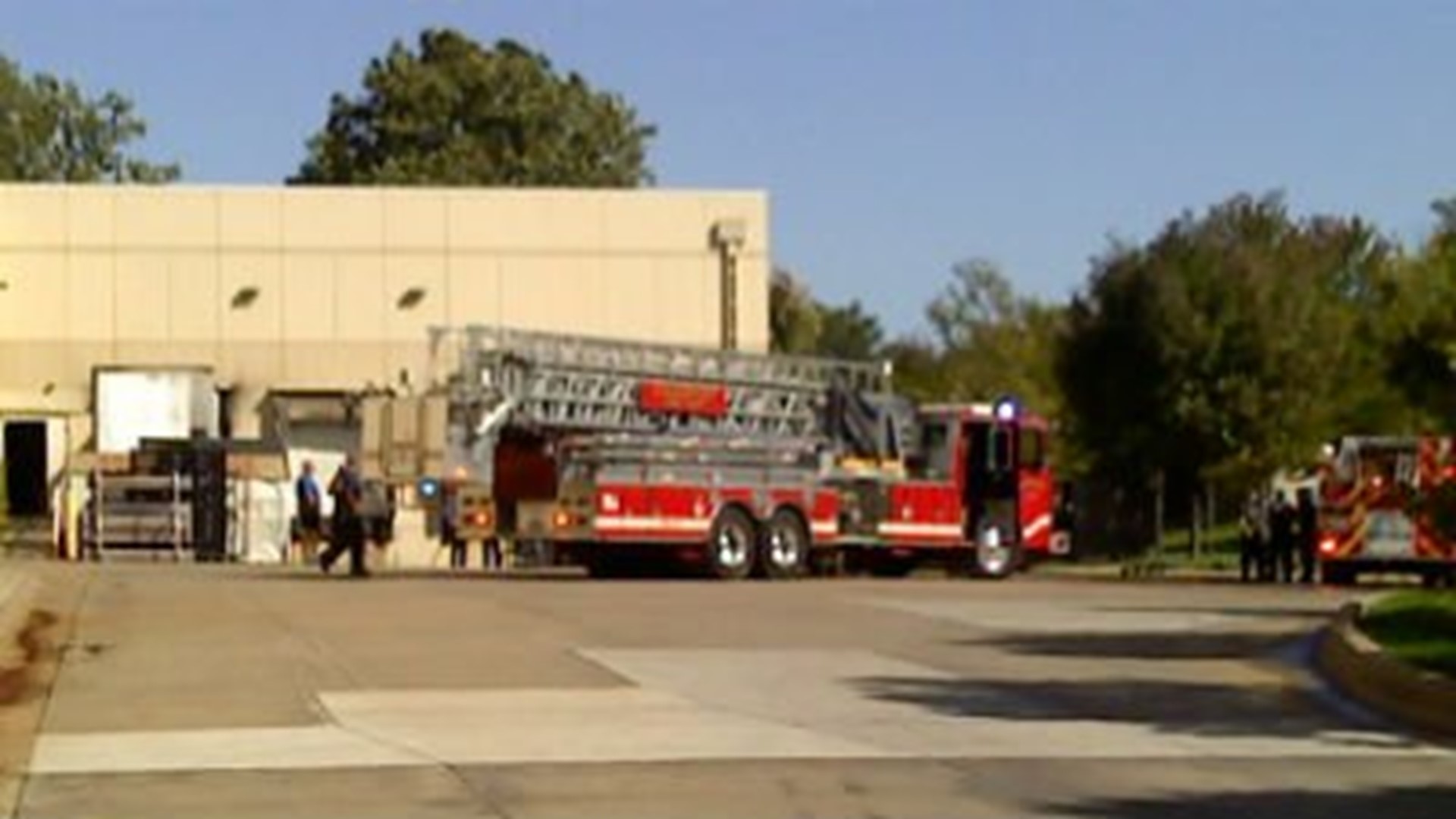 HyVee on Locust reopening after truck fire | wqad.com
