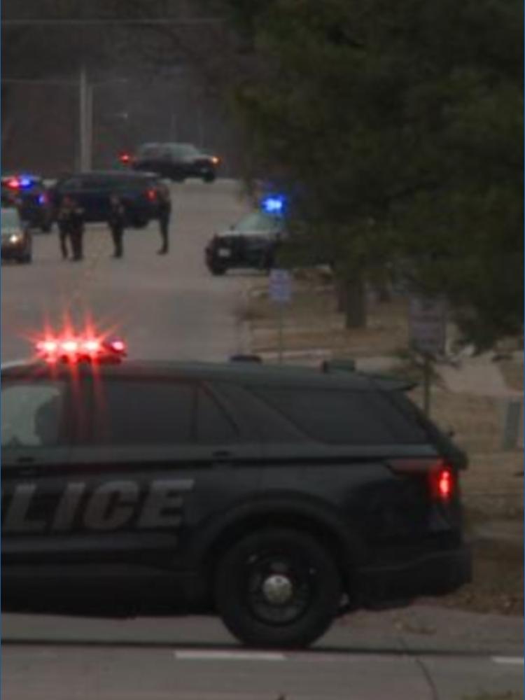 Pedestrian crash closes section of 34th Avenue in Moline | wqad.com