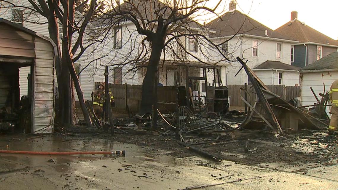Fire crews battle structure fire in Moline's Old Towne neighborhood ...