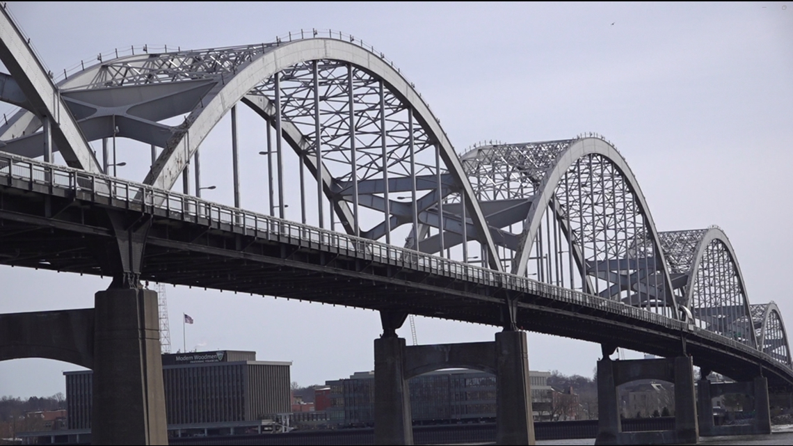 Illinois DOT proposes study on aging Centennial Bridge | wqad.com