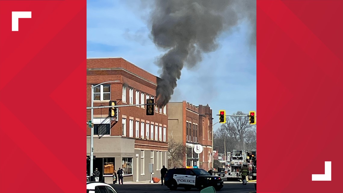 Galesburg fire Monday shuts down Main St. | wqad.com