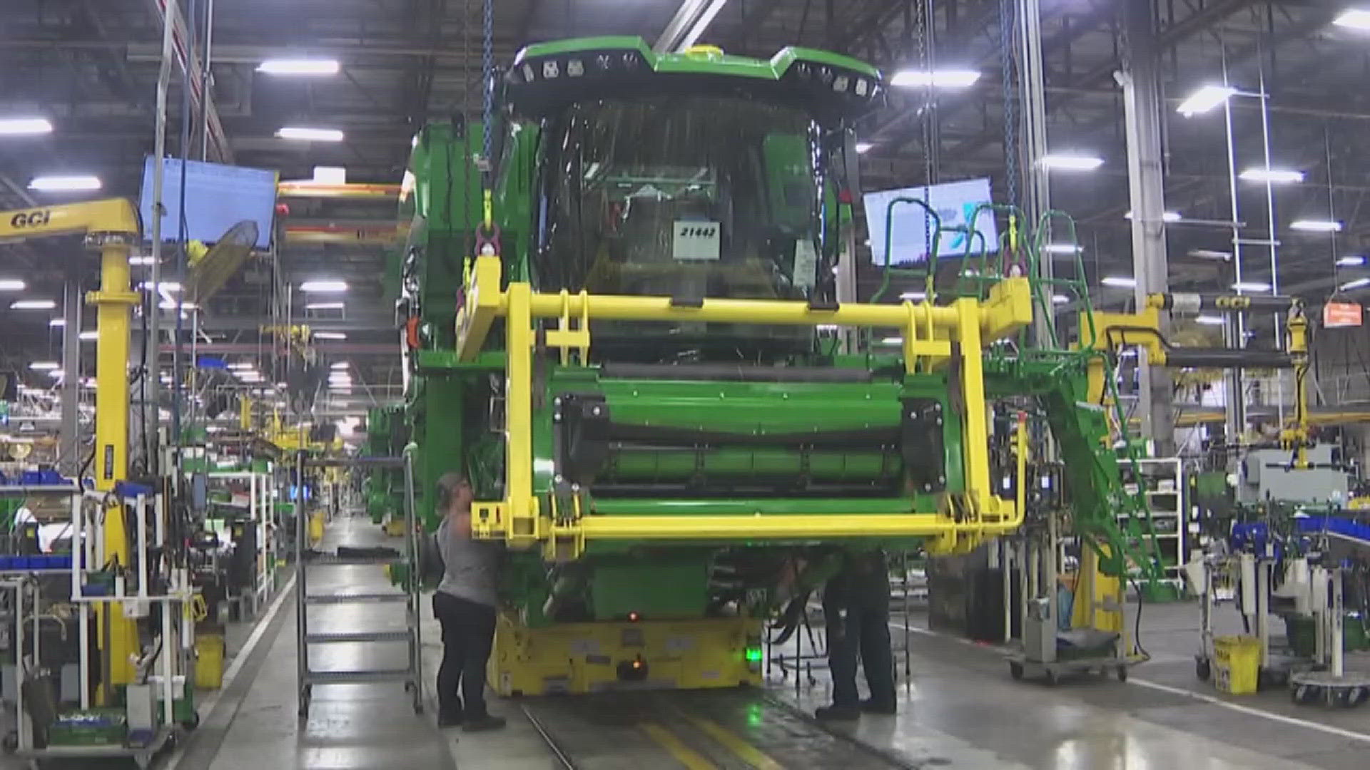 John Deere to lay off nearly 240 workers in Illinois, Iowa | wqad.com