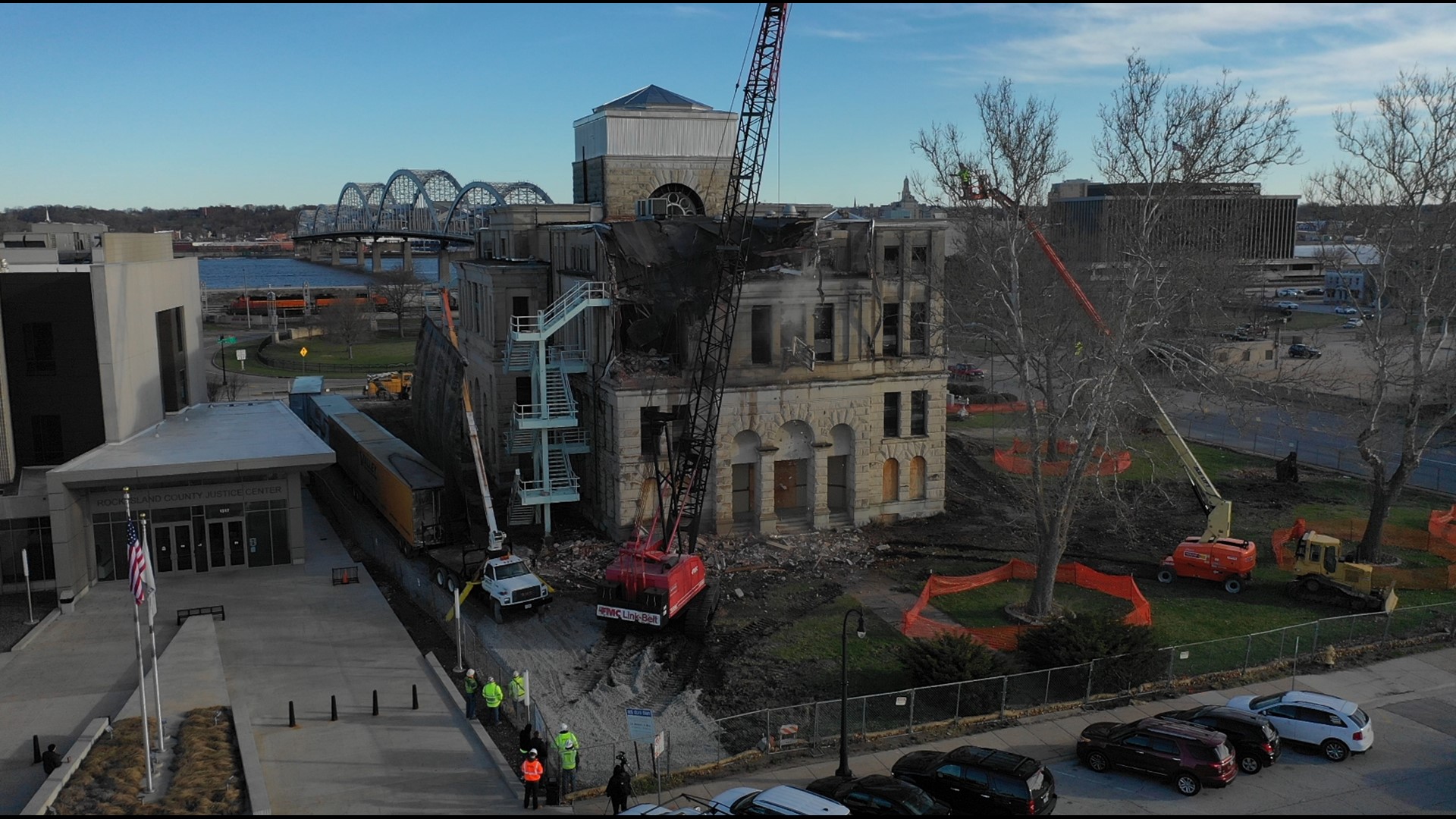Demolition starts on Old Rock Island County Courthouse | wqad.com