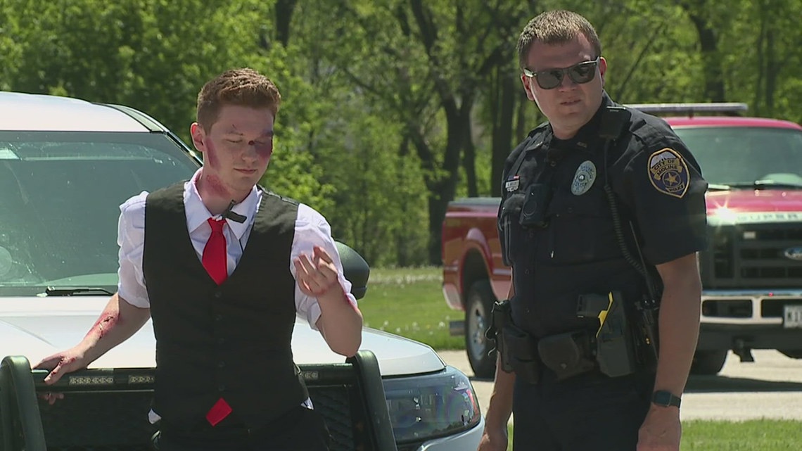 Moline High School hosts 'Operation Prom' | wqad.com